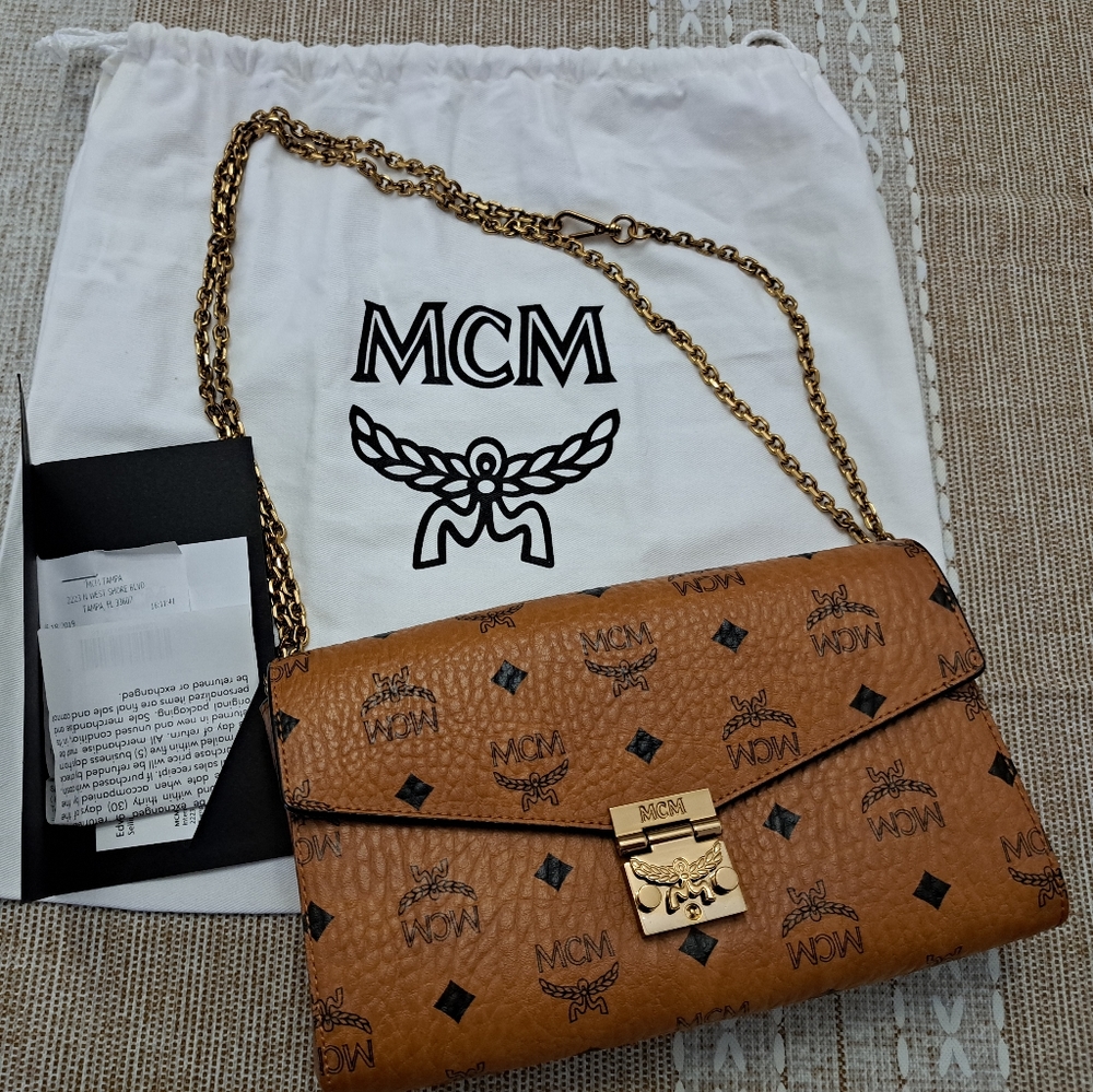 Mcm Tracy Medium Crossbody In Visetos - Gem
